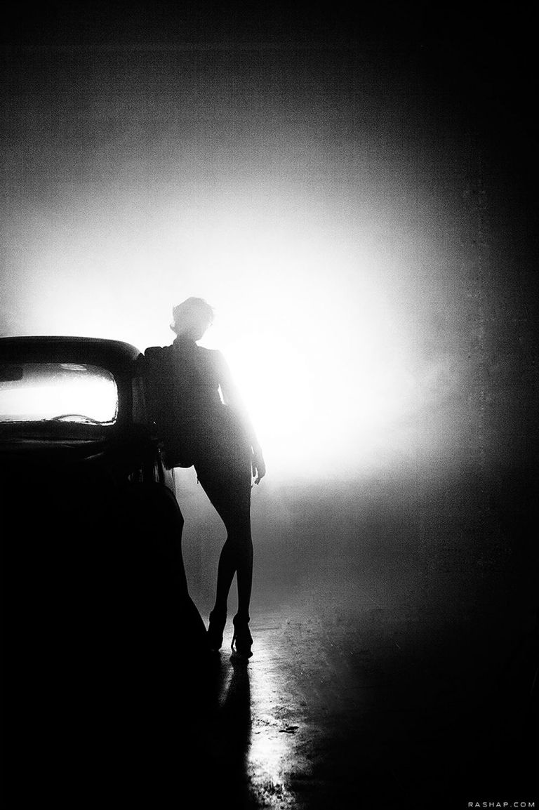 Les magnifiques photographies de femmes en noir et blanc d'Ilya Rashap ...