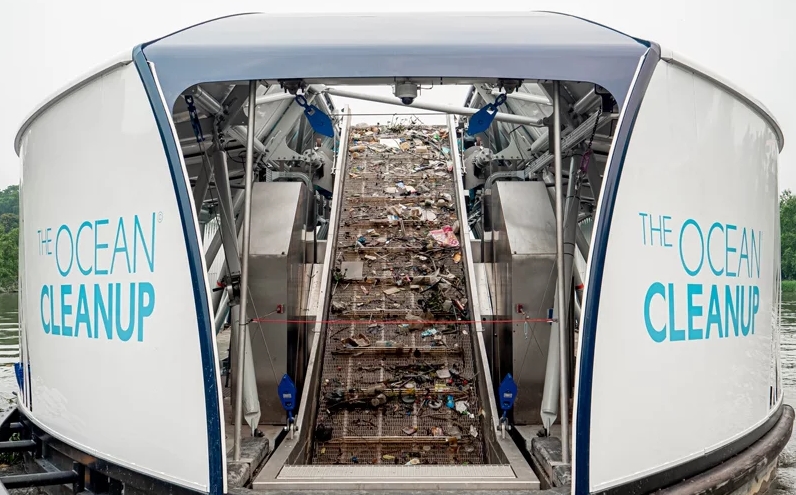 The Ocean Cleanup a dévoilé un camion à ordures flottant pour ramasser ...