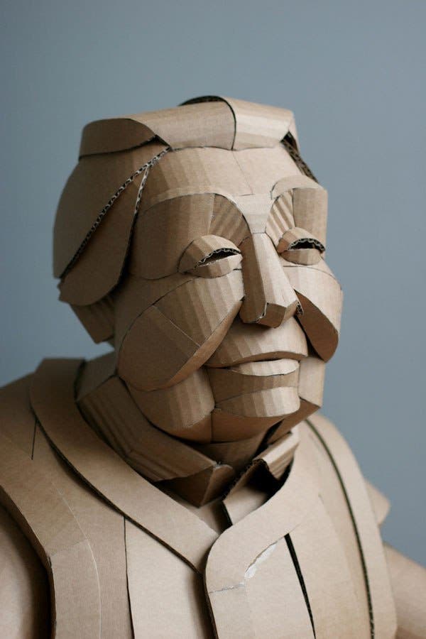 Des sculptures en carton en grandeur nature – Tuxboard
