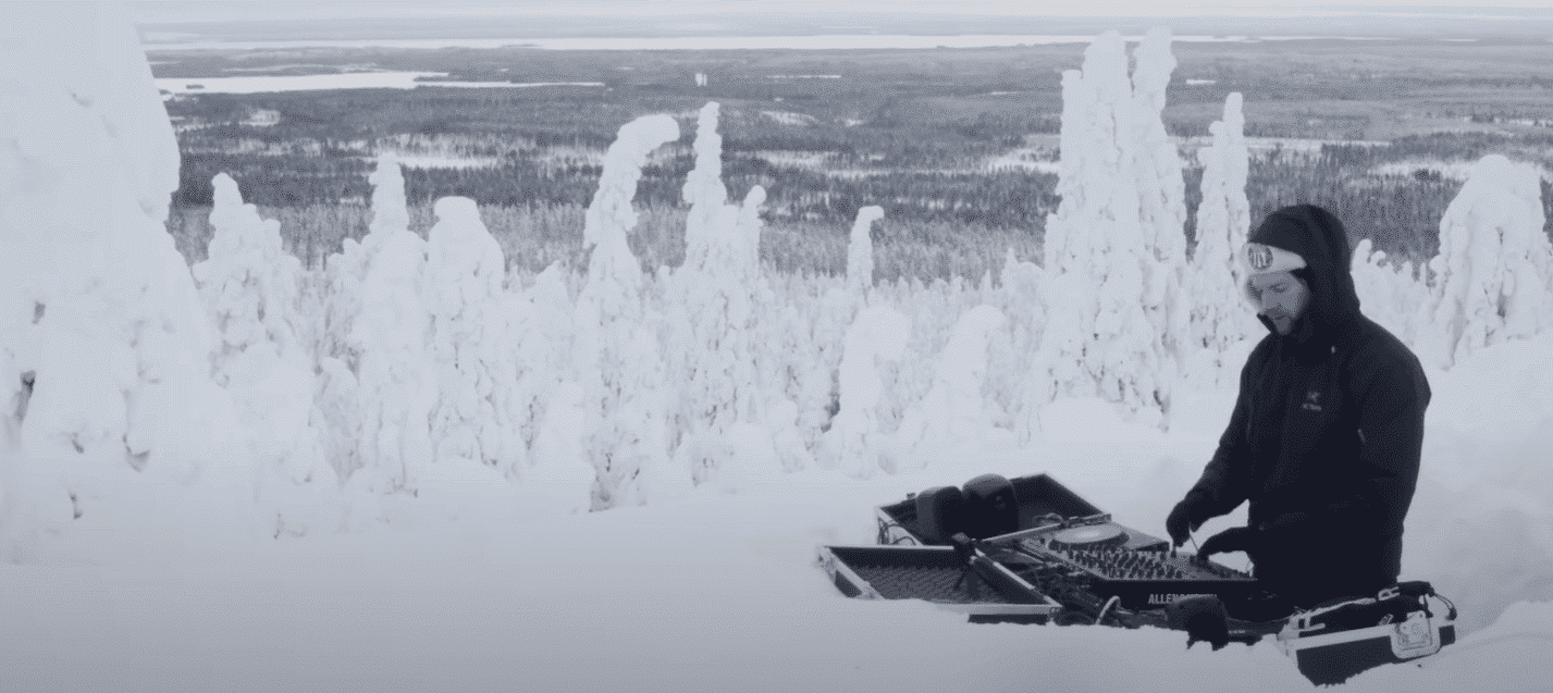 DJ Set de Yotto dans la neige de Laponie – Tuxboard