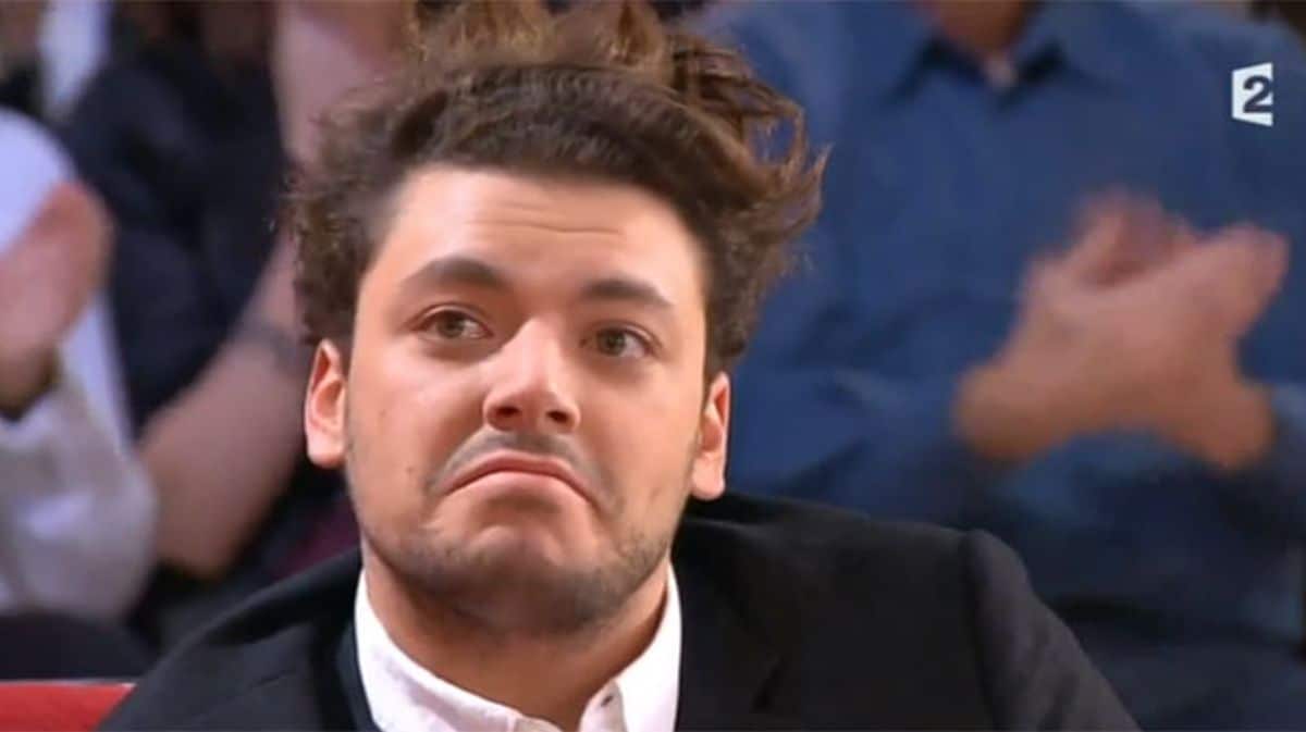 Kev Adams au plus mal après une visite à l'hôpital ! – Tuxboard