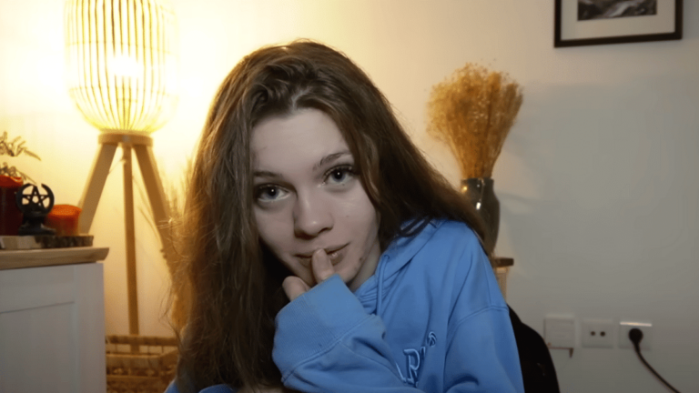 Olympe, la célèbre Youtubeuse française de 23 ans veut être euthanasiée ...