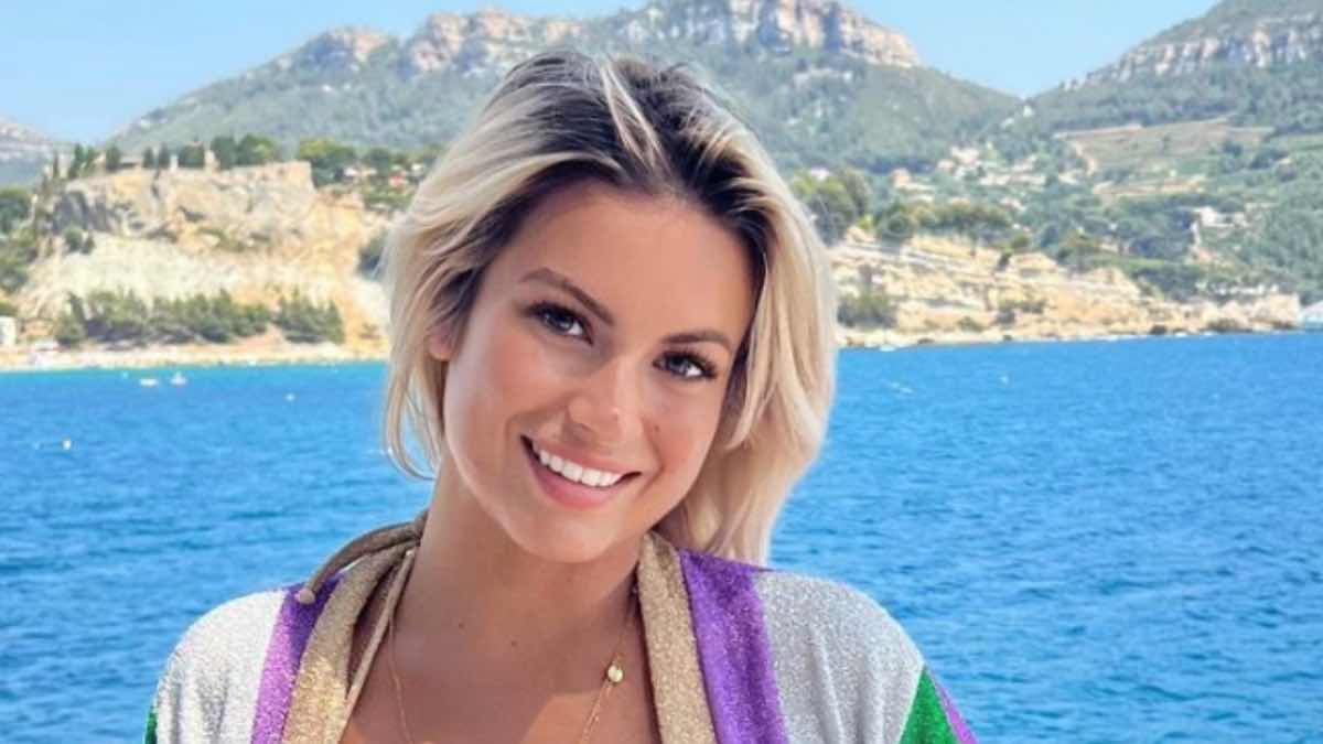 Carla Moreau sublime fait exploser les compteurs Instagram avec sa très ...