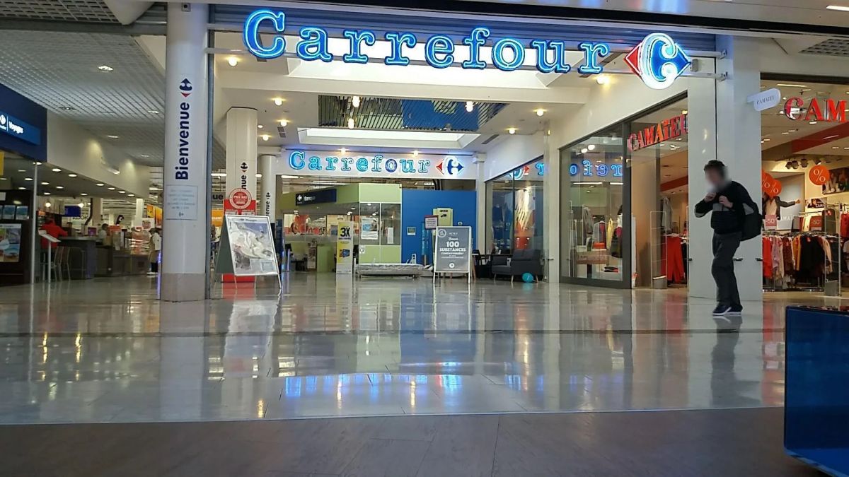 Carrefour casse le prix de ce salon de jardin de luxe qui va ...