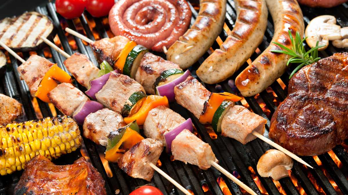 Il invente le barbecue parfait pour se faire d'excellentes grillades n ...