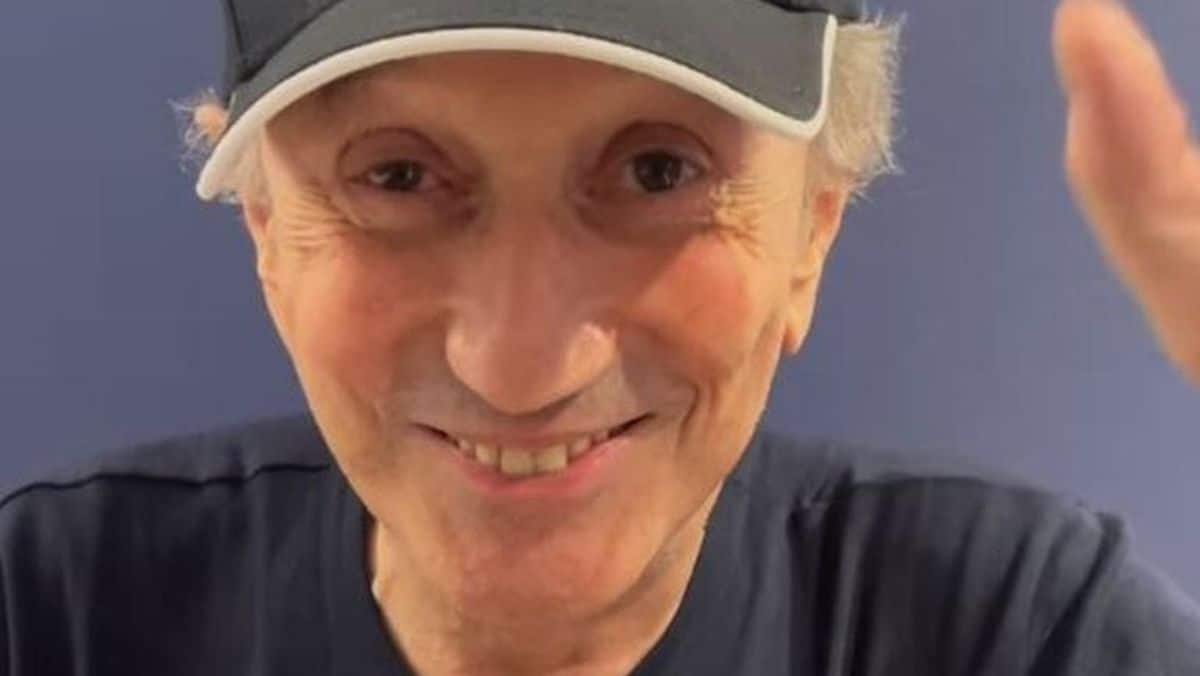 Michel Drucker le visage marqué et amaigri annonce la date de son retour dans Vivement Dimanche ...