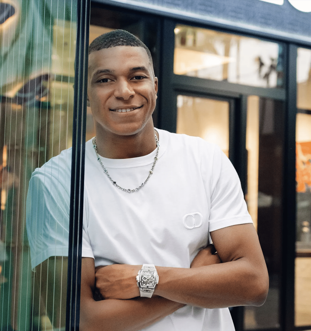 Kylian Mbappé se fait plaisir et s'offre une superbe montre à 40 000 ...