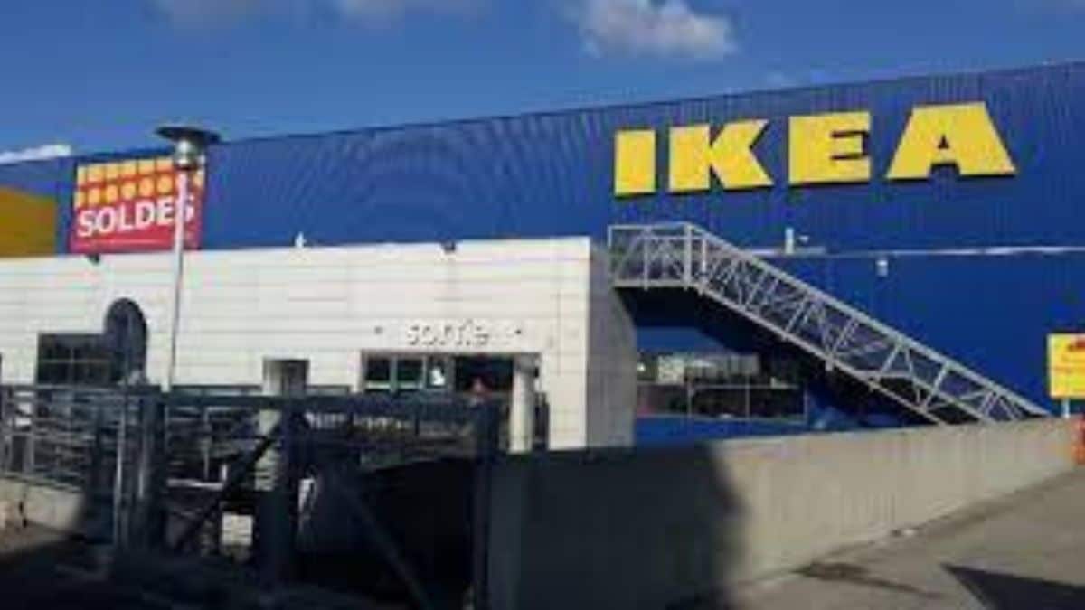 Ikea lance sa table ronde minimaliste en deux couleurs ! – Tuxboard