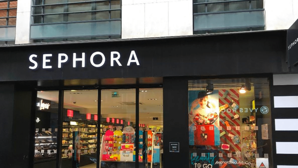 Vos cheveux vont sentir bon toute la journée avec ce produit star chez ...