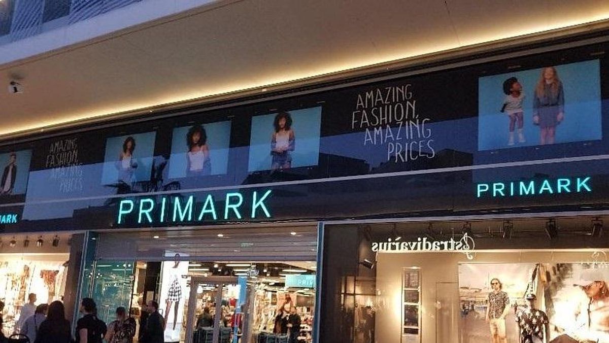 Le trench-coat ceinturé préféré des stars du cinéma est chez Primark à ...