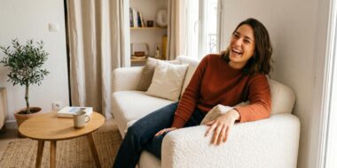 Fini le canapé d'angle encombrant : ce modèle IKEA à 699 euros offre le ...