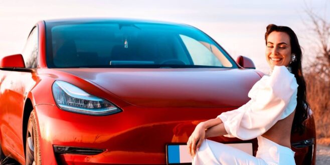 Tesla Autopilot trompé par une poupée de Dwayne Johnson : la tendance ...